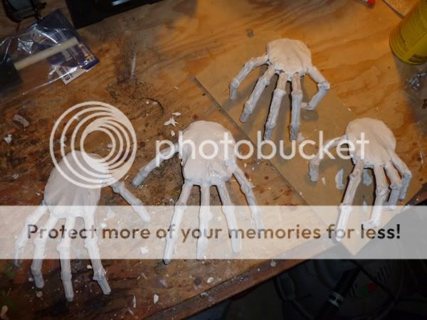 Cheap and easy Skeleton hands | Halloween Forum